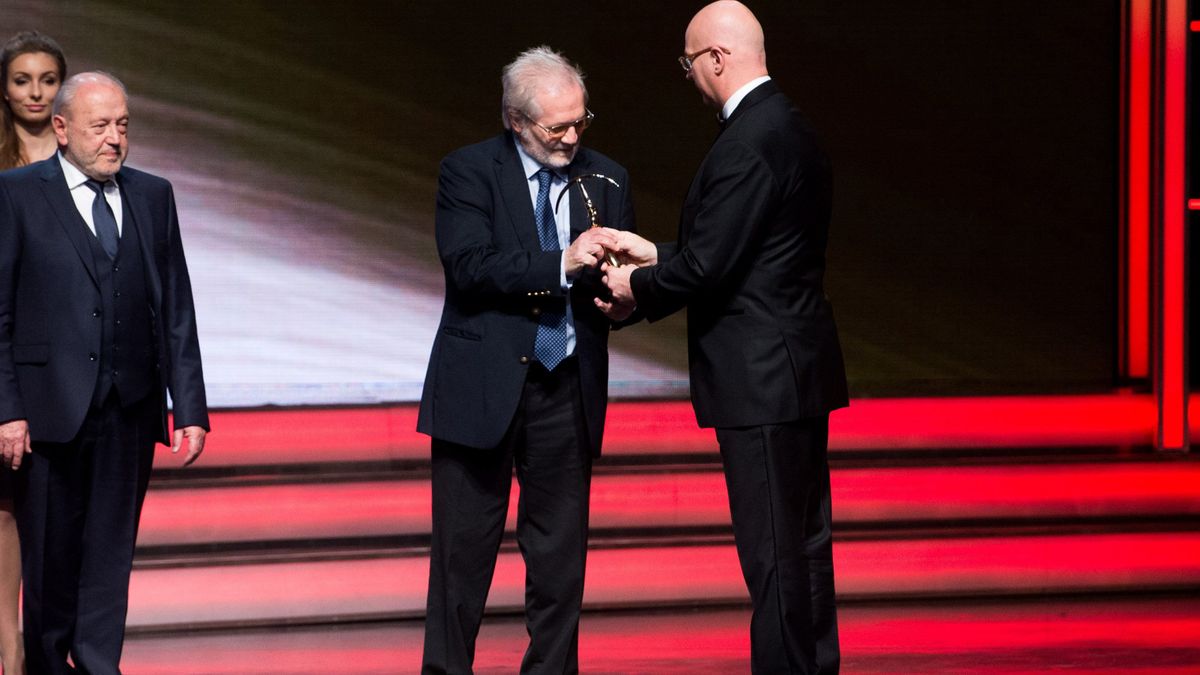 Eötvös Péter és Kányádi Sándor is Prima Primissima Díjat kapott - ORIGO