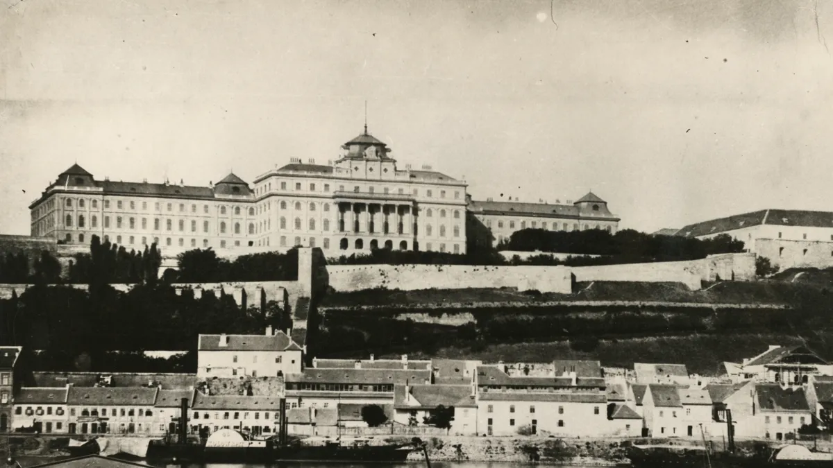 Régi fotókon a Budai vár - ORIGO