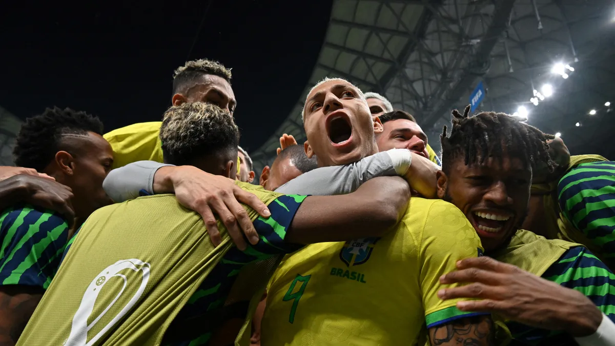 Zico és Ronaldinho nyomdokaiba lépett a világbajnokságon a brazilok ...
