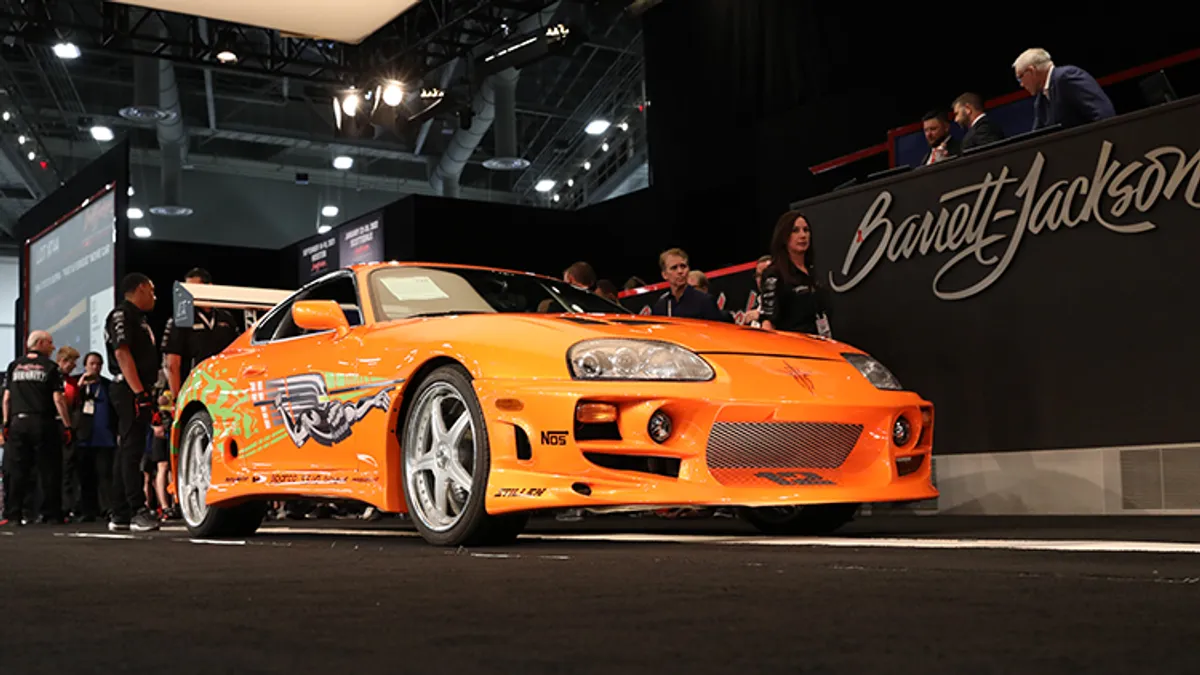 Elképesztő összeget fizettek Paul Walker Toyota Suprájáért - ORIGO