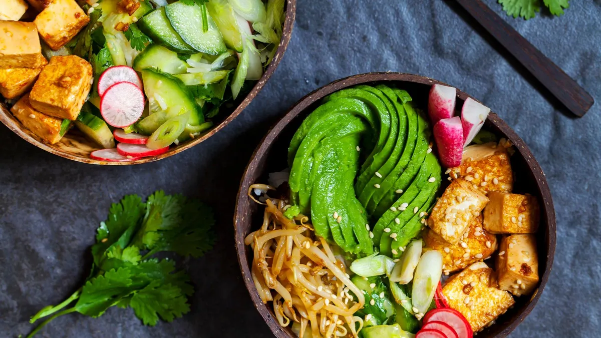 Egyre nyitottabbak a magyarok a növényi alapú étkezésre - ORIGO