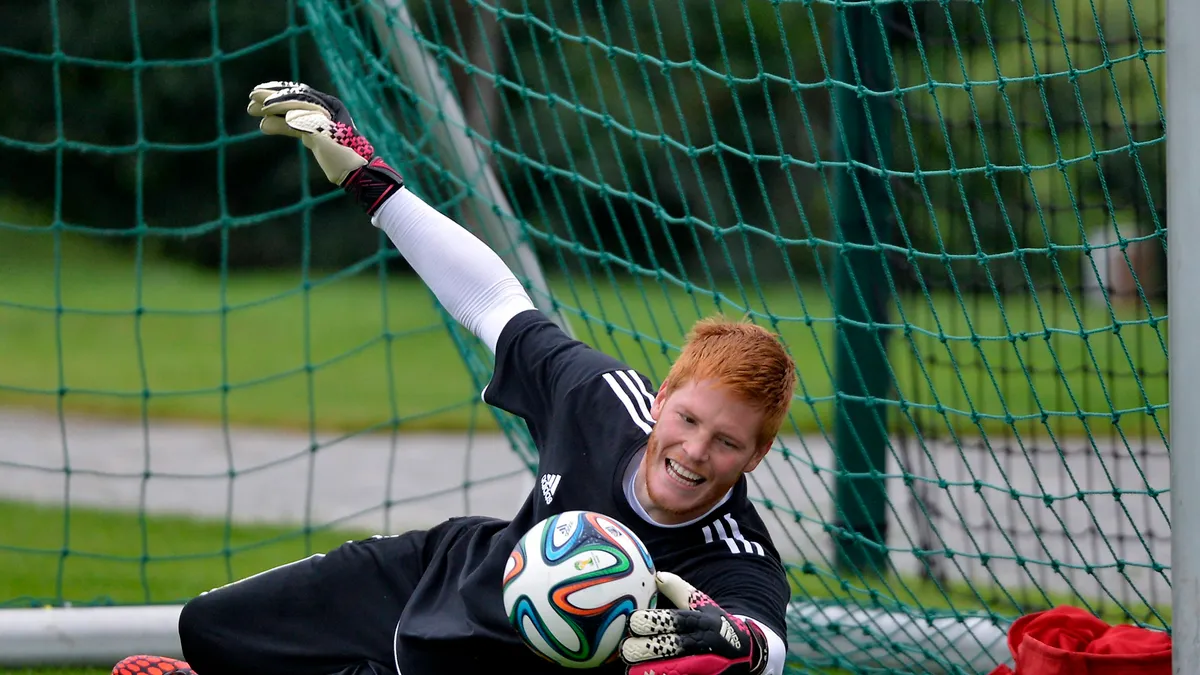 Nézze meg, hogyan juttatta tovább Bogdán a Liverpoolt! - ORIGO