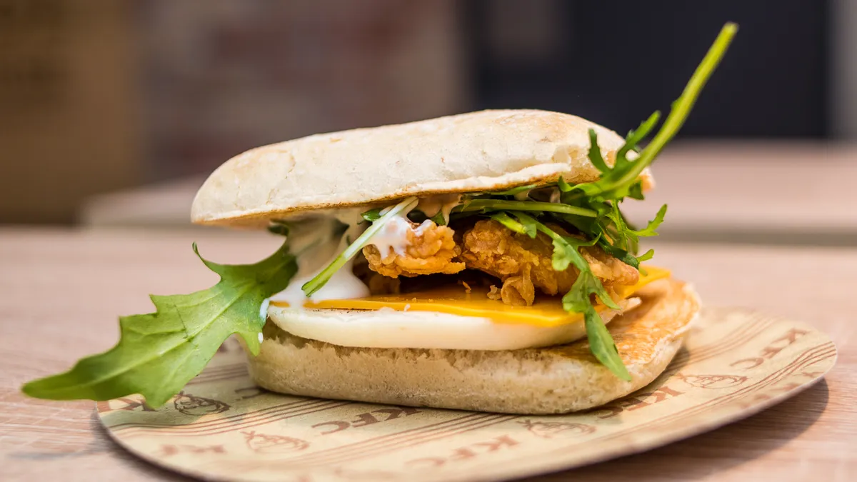 Lenyomná a pékségeket a KFC - ORIGO