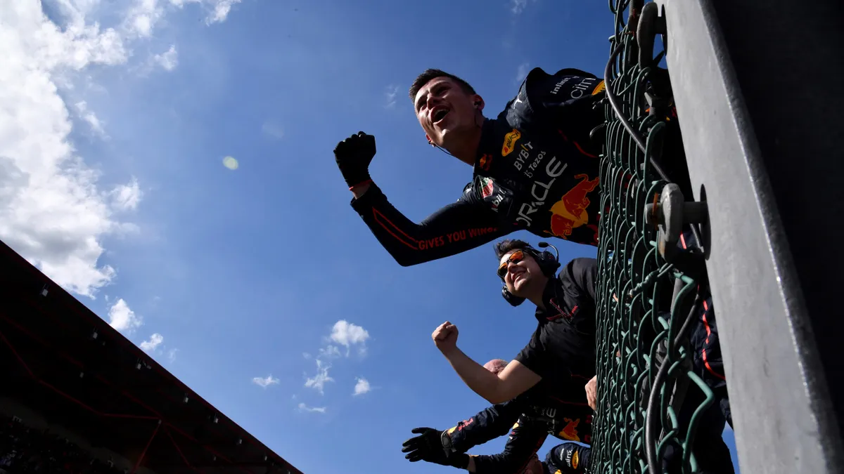 Fennállása egyik legjobb teljesítményét ünnepli a Red Bull - ORIGO