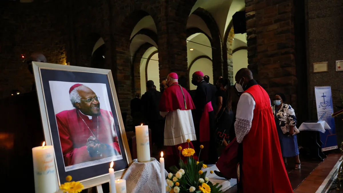 Kövér László táviratban fejezte ki részvétét Desmond Tutu halála miatt ...