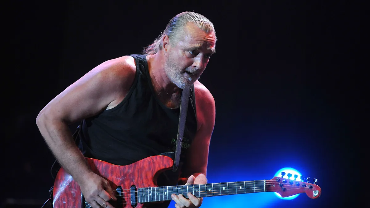 Összeomlások, talpra állások, ital, aljas kommunisták meg a rock and ...