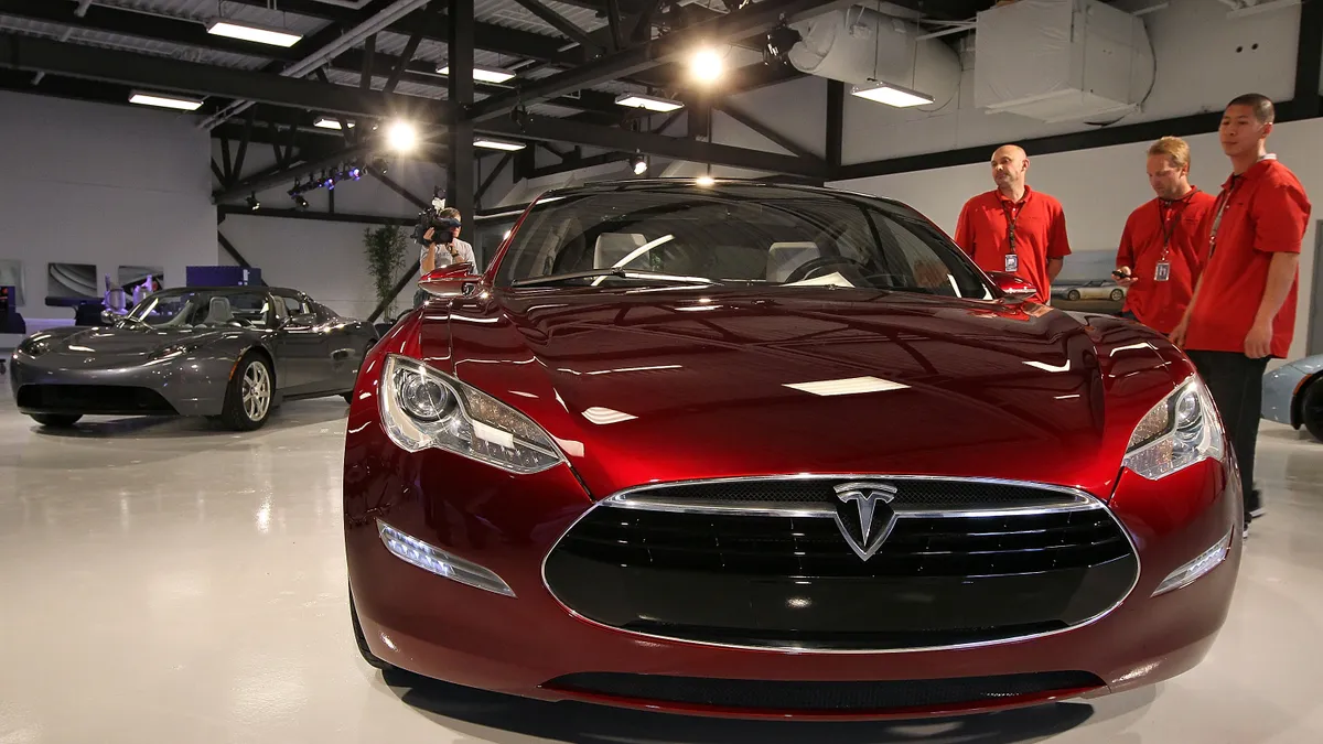 Így lett az elmúlt tíz év legsikeresebb tőzsdei cége a Tesla - ORIGO