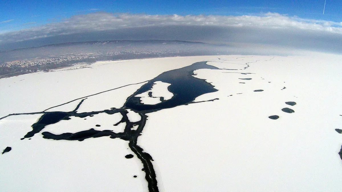 Befagyott a Balaton - ORIGO