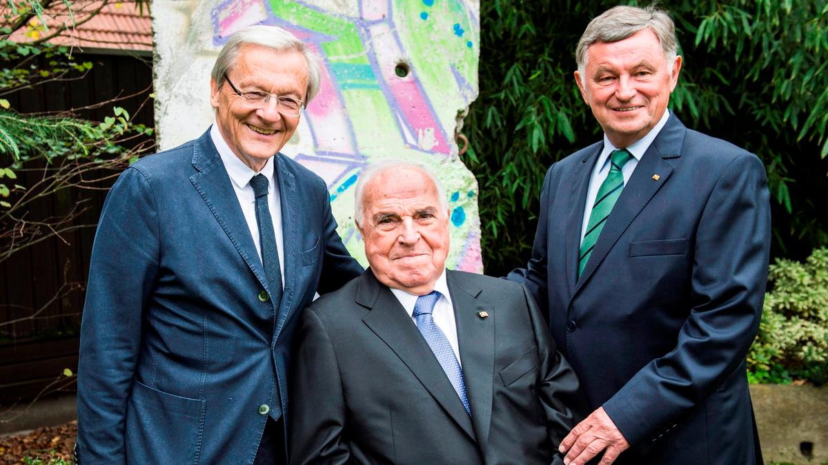 Németh Miklóshoz nem jutott el a távirat - ORIGO