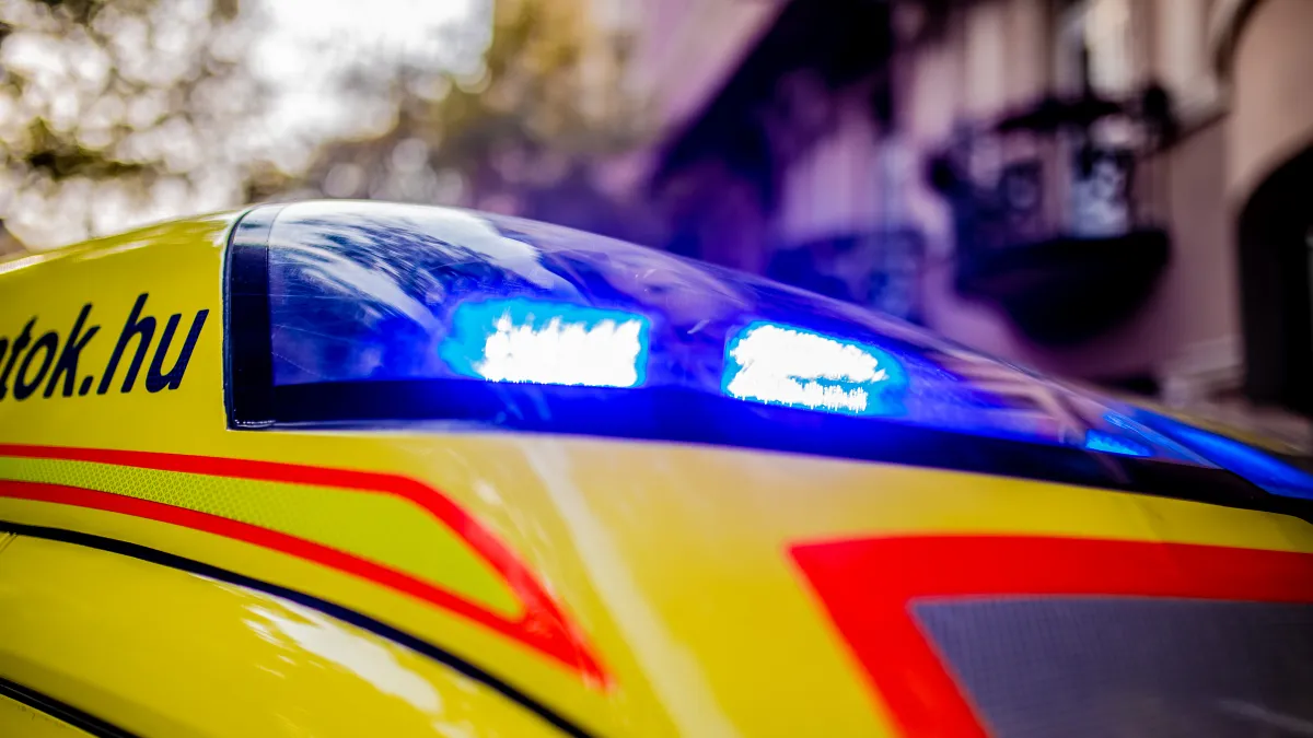 Sorozatos balesetek az M1-esen, Mánynál - ORIGO