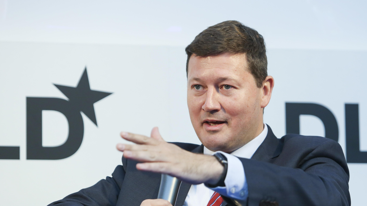 V4NA: Távozik a botrányosan megválasztott EB-főtitkár, Selmayr - ORIGO
