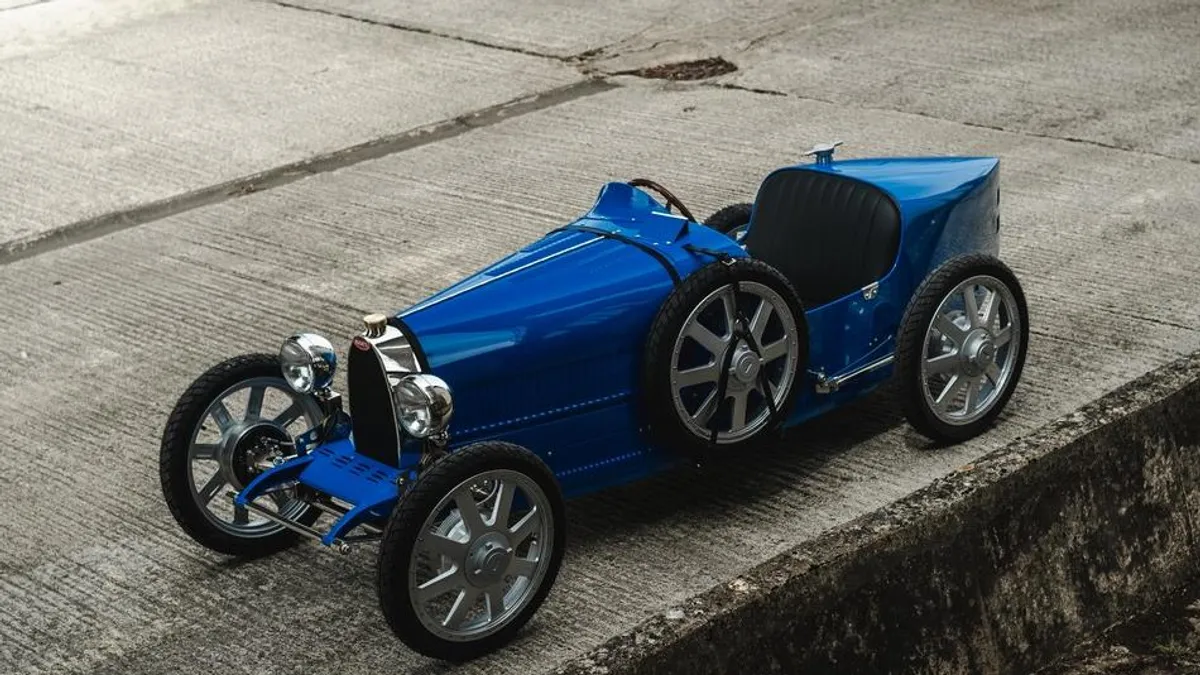 A legolcsóbb vezethető Bugatti egyben világ legdrágább játékautója is ...