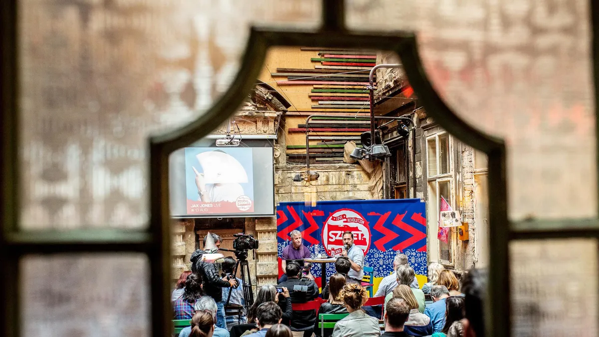 Mobil kormányablak és Budapestinfo Pont nyílt a Sziget Fesztiválon - ORIGO