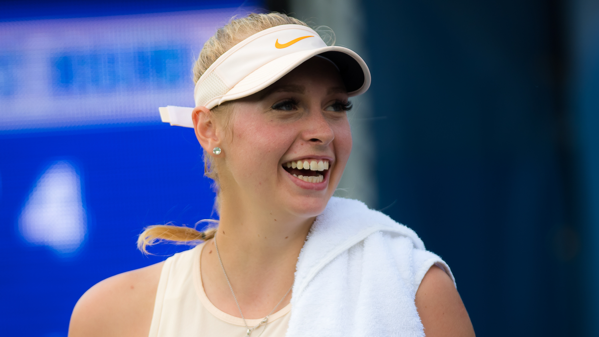 Stollár Fanny leopárdmintás bikiniben hódít - kép - ORIGO