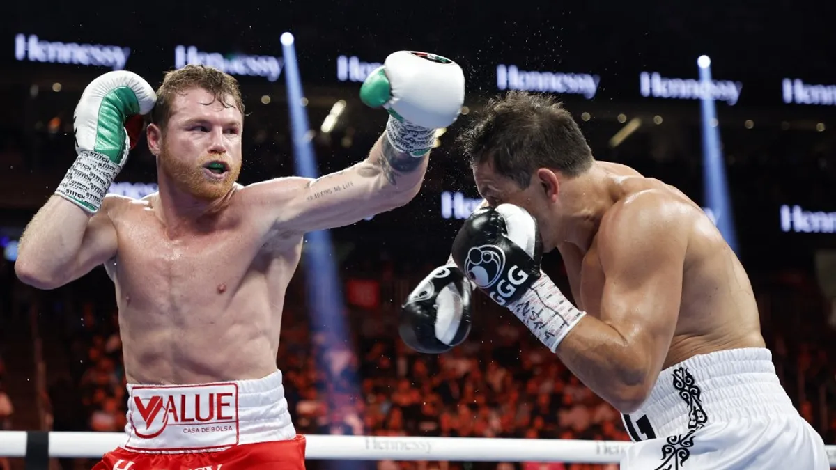 Megfenyegette Messit, őrjöng a világbajnok sztárbokszoló - ORIGO