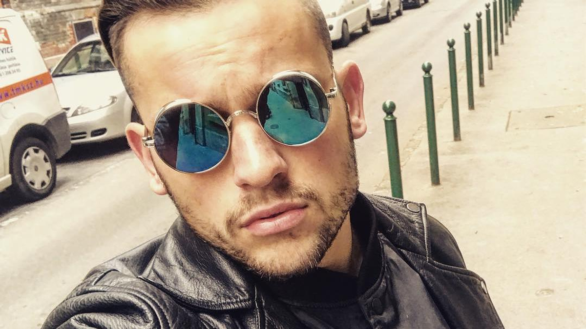 Meztelen fotókat és használt bugyit kapott egy rajongójától Szabó Ádám ...