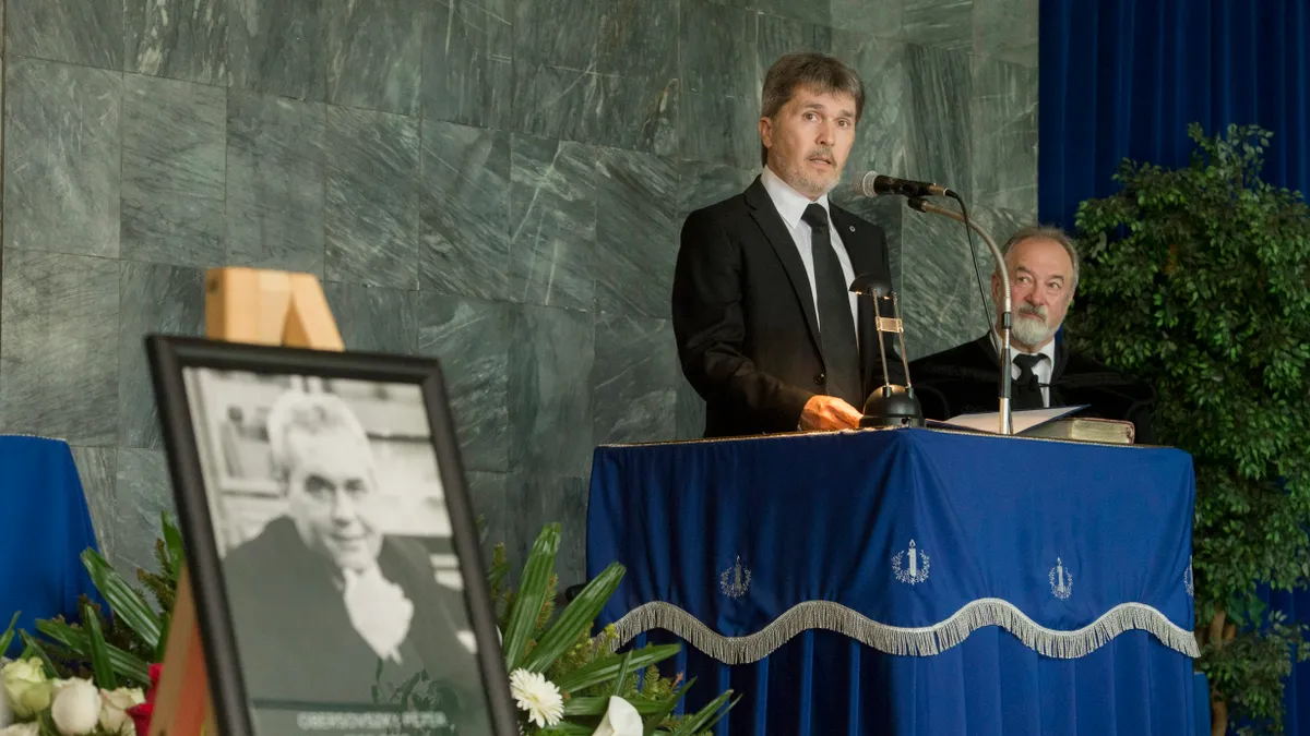 Eltemették Obersovszky Pétert - ORIGO