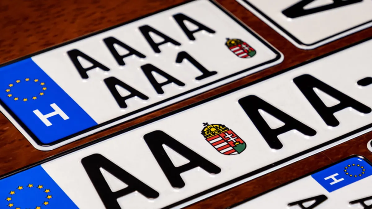 Hivatalos fotókon a jövő nyáron érkező új magyar rendszámok - ORIGO