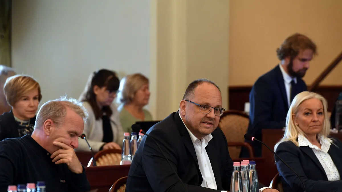 Wintermantel Zsolt: Pénzügyi lélegeztetőgépen van Budapest - ORIGO Wintermantel Zsolt: Pénzügyi lélegeztetőgépen van Budapest - ORIGO