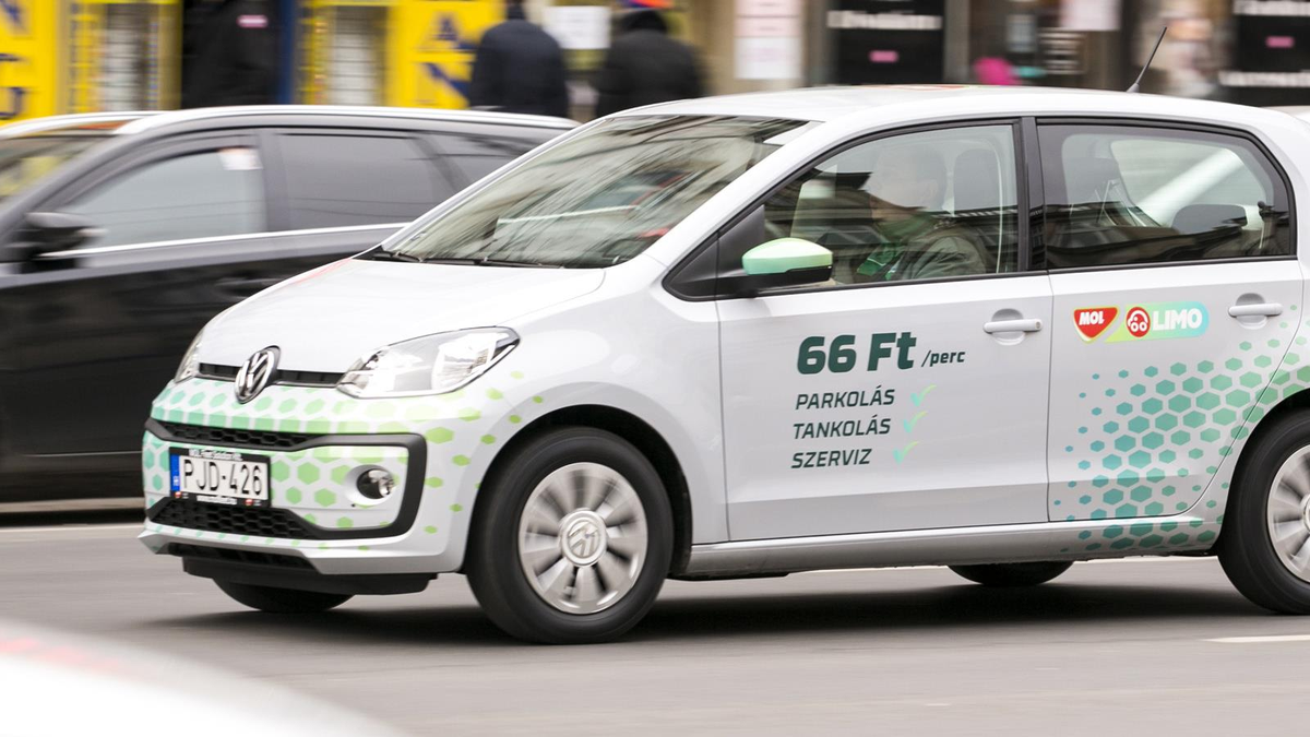 Becsúszott egy komoly baki, lecserélik a Mol Limo 200 autóját - ORIGO