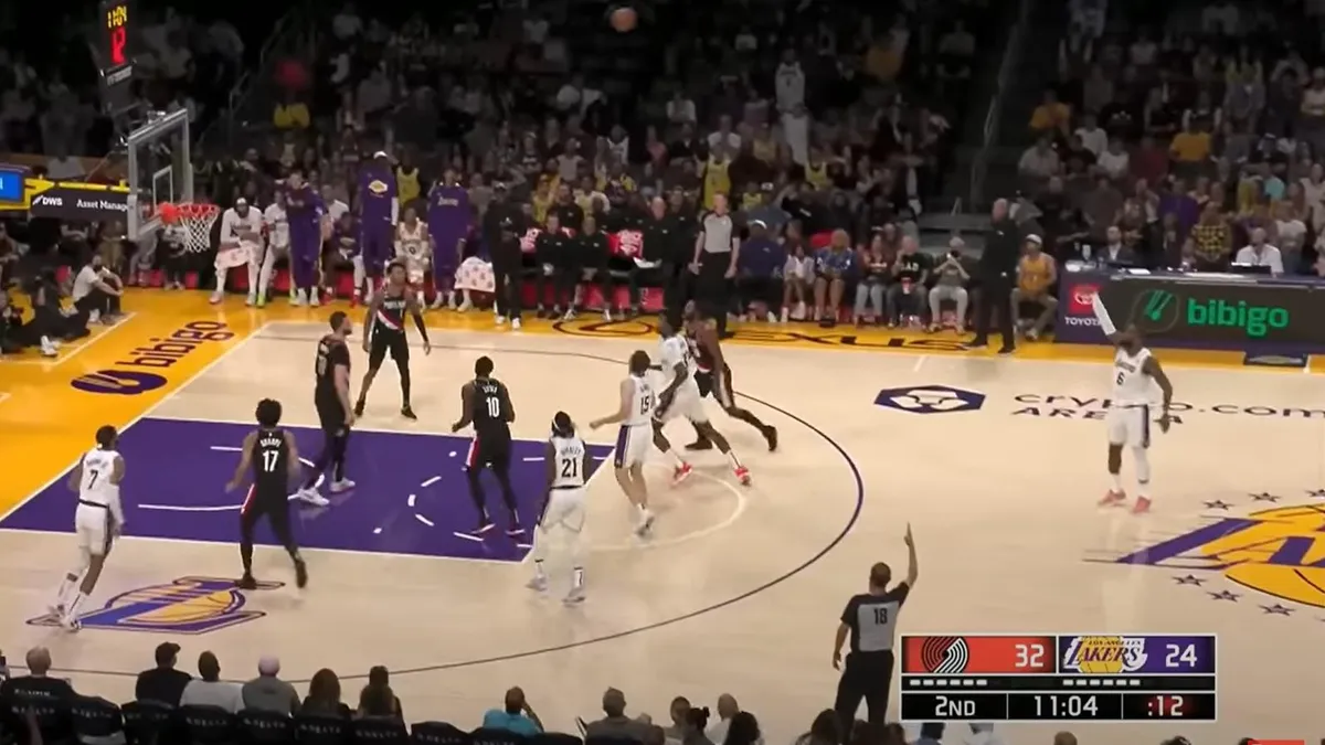 Élete talán legrosszabb dobását produkálta LeBron James az NBA-ben ...