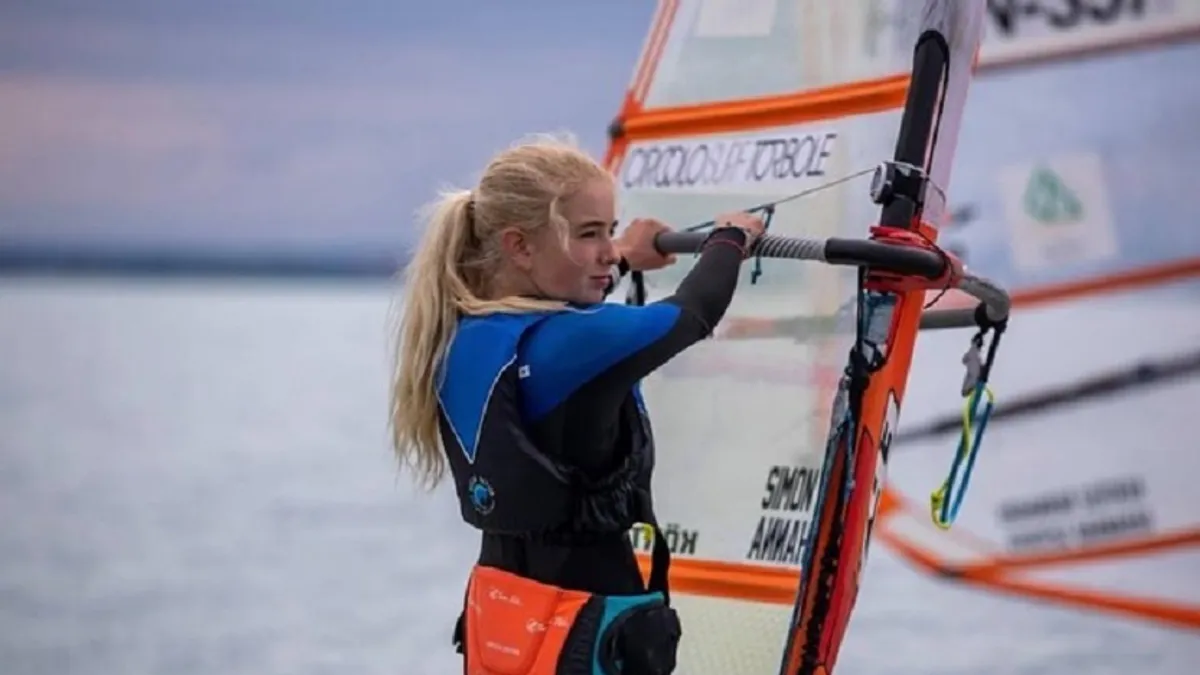 Simon Hanna győzelme az ifjúsági szörfvilágbajnokságon - ORIGO