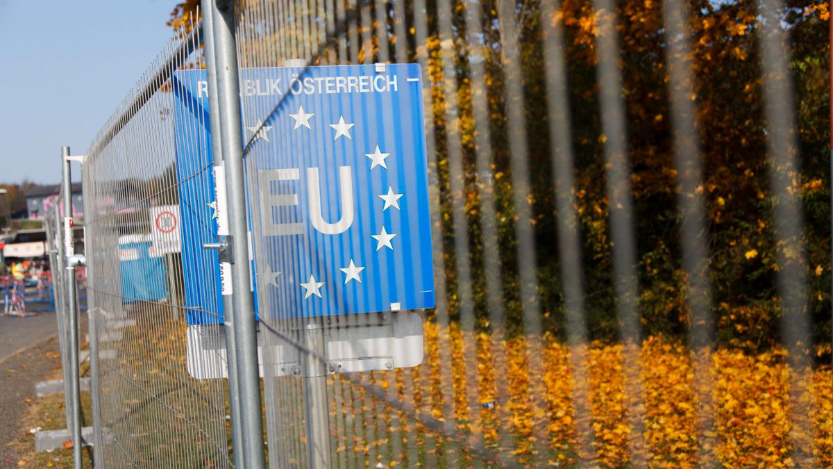 Ausztria egyelőre 4 km-en épít kerítést - ORIGO