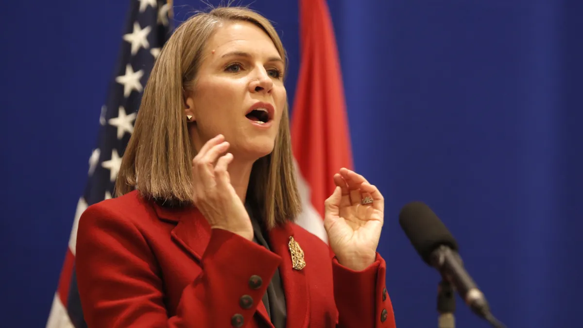 Colleen Bell megint beszólt az Orbán kormánynak - ORIGO