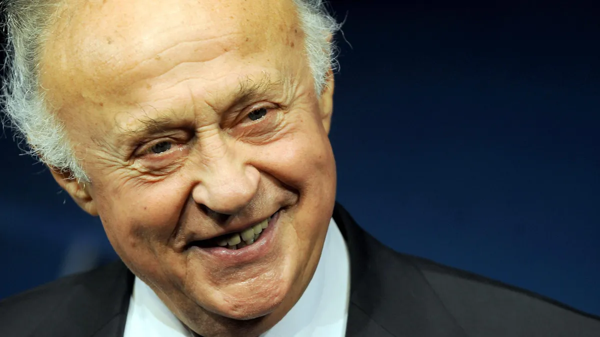 Sas József otthon folytatja a kabarét - ORIGO