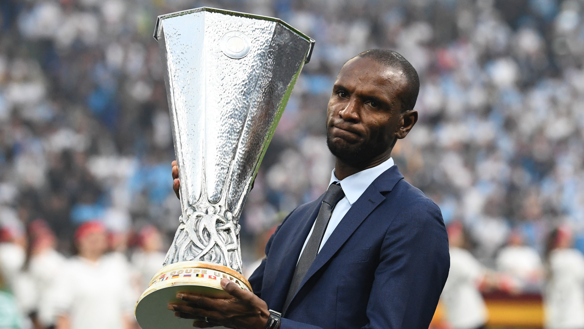 Eric Abidal komoly pozíciót kapott a Barcelonánál - ORIGO