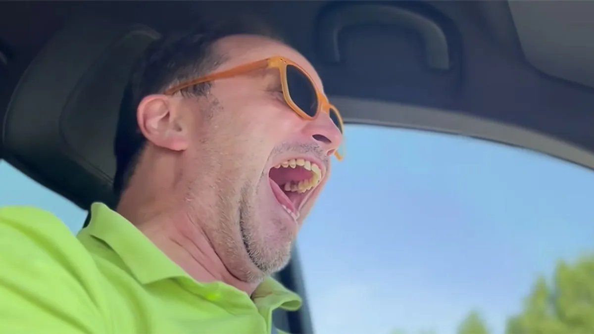 Takarodjatok előlem, csírák, itt van Turbó papa! - így vadul meg ...