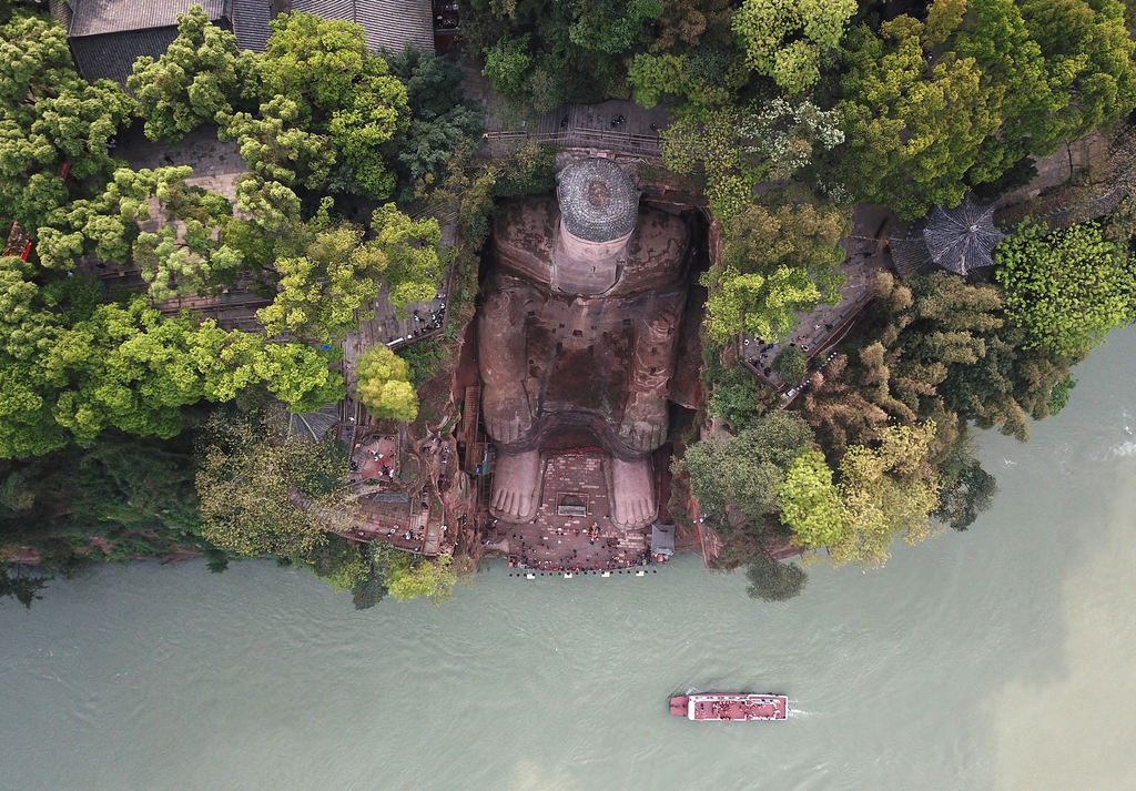 A lesani Nagy Buddha-szobor - ORIGO