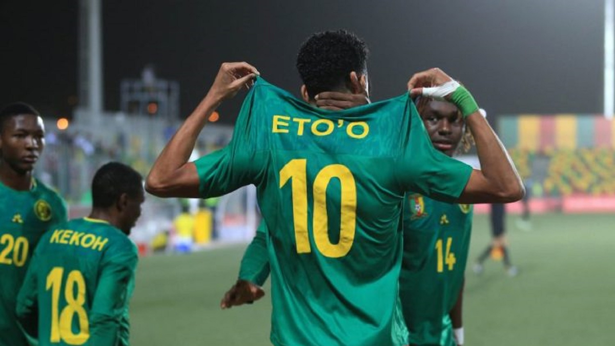 Samuel Eto'o fia elképesztő szabadrúgásgólt lőtt - videó - ORIGO