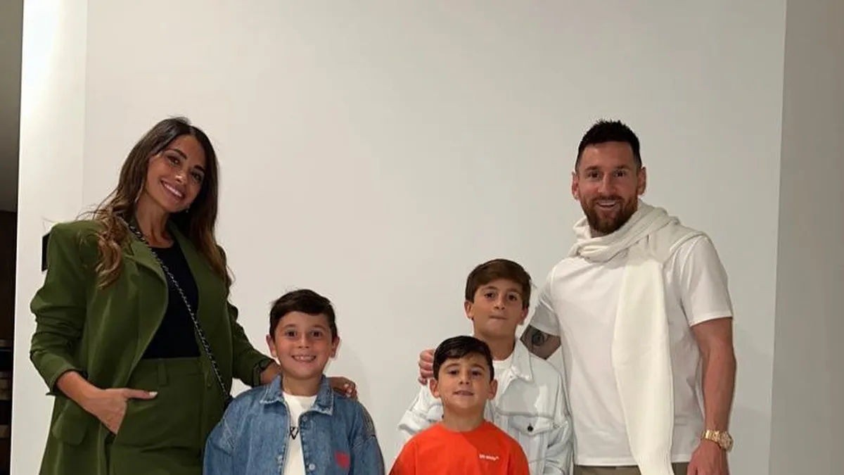 Lionel Messi egy világhírű énekes koncertjén vigasztalódott - videó ...