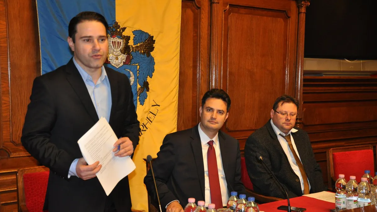 Szorul a hurok: egyre biztosabb, hogy Márki-Zayék lakásmutyiba ...