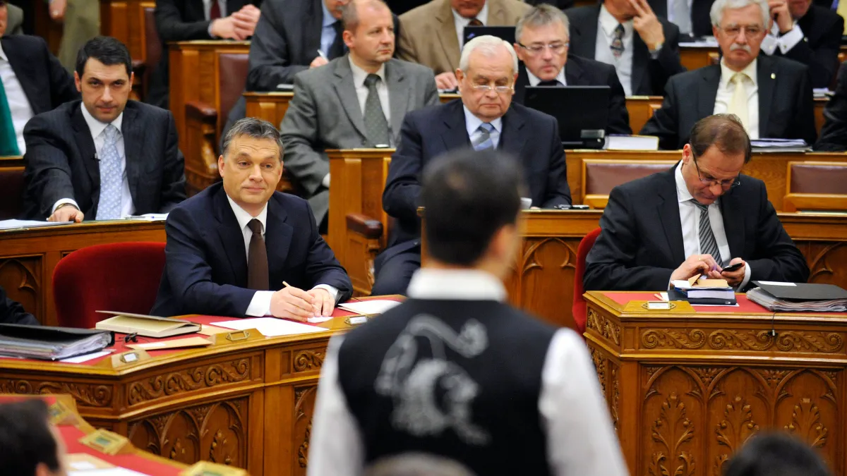 A Fidesz csak a jobbikosok témáit akarja, a fejüket nem - ORIGO