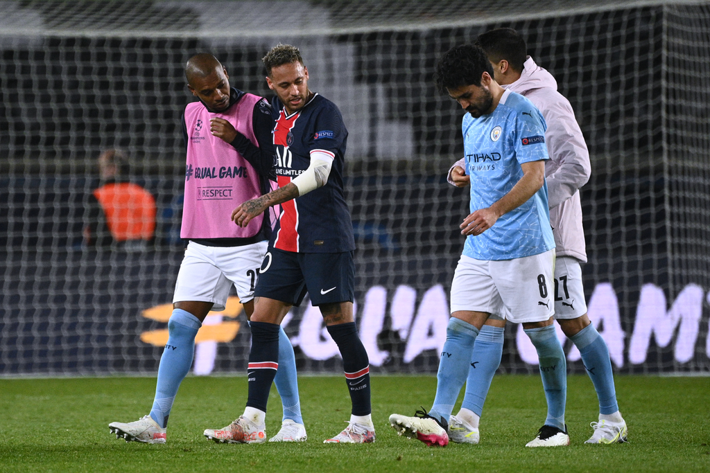 Hiába a párizsi görögtüzek, Neymar és a PSG is padlóra került - képek ...
