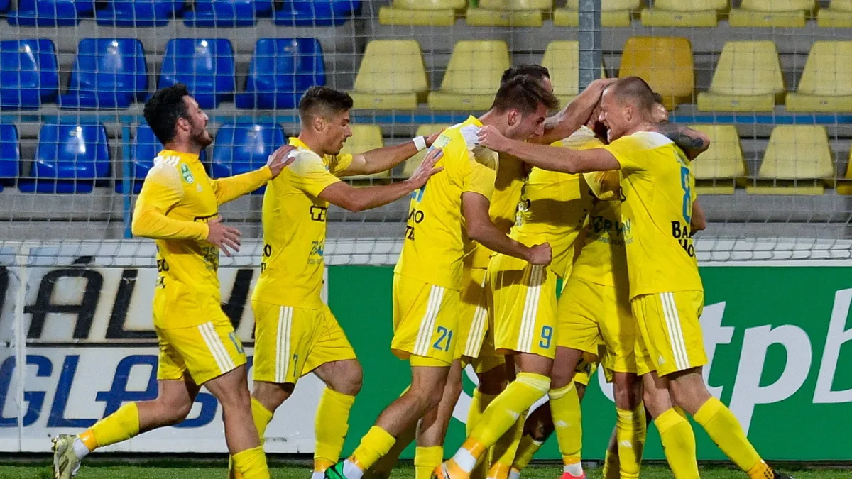 Kiderült, mikor érkezhet a kirúgott Supka Attila helyére új edző az NB ...