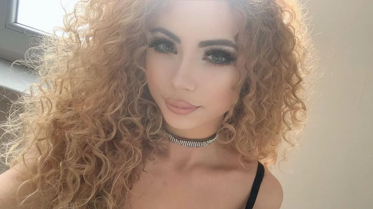 Egyre furcsábban viselkedik Opitz Barbi - ORIGO