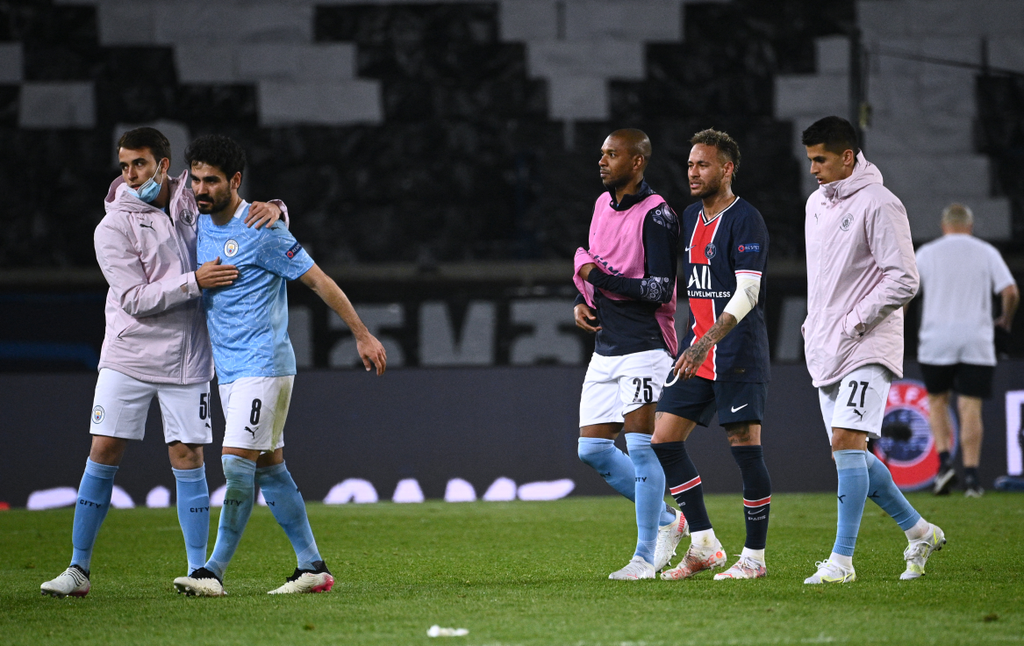 Hiába a párizsi görögtüzek, Neymar és a PSG is padlóra került - képek ...