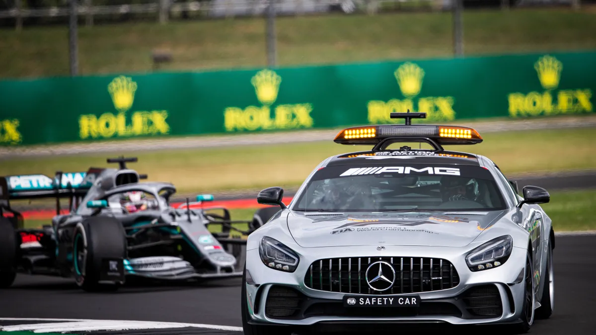 Jövőre már nem csak a Mercedes adja majd a biztonsági autót - ORIGO