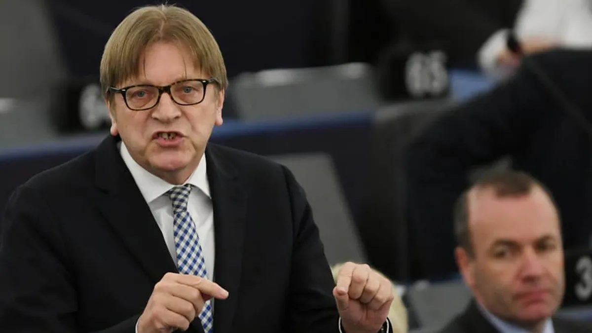 Ukrán színű karácsonyfával bohóckodik a magyargyűlölő Guy Verhofstadt ...
