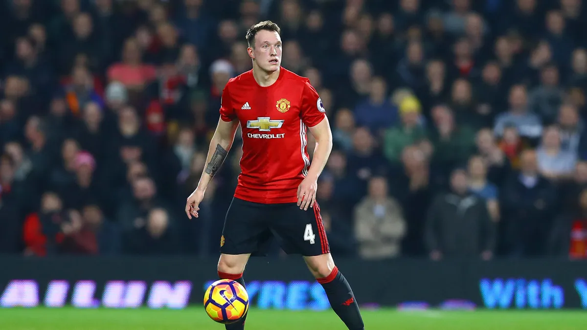 Phil Jones is kikerült az angol keretből - ORIGO