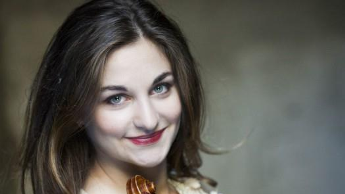 Kocsis Zoltán emlékére is játszott a fiatal hegedűművésznő - ORIGO