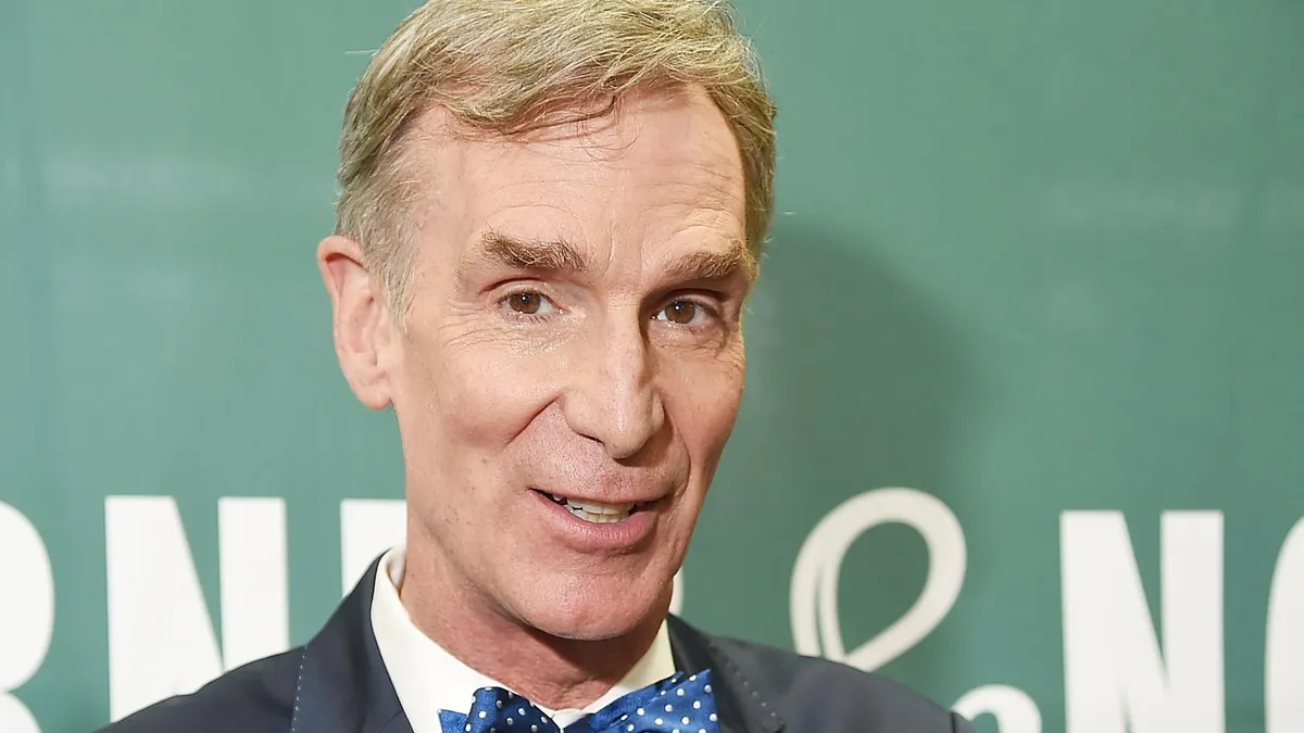 9,5 milliárdra pereli a tévécsatornát egykori sztárja - ORIGO