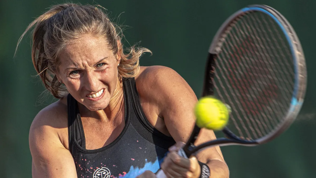 Jani Réka kiesett a budapesti tenisztorna nyolcaddöntőjében - ORIGO