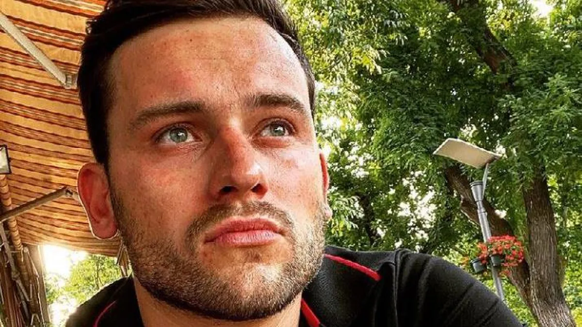 Kisgyerekes anyával jött össze Szabó Ádám - ORIGO