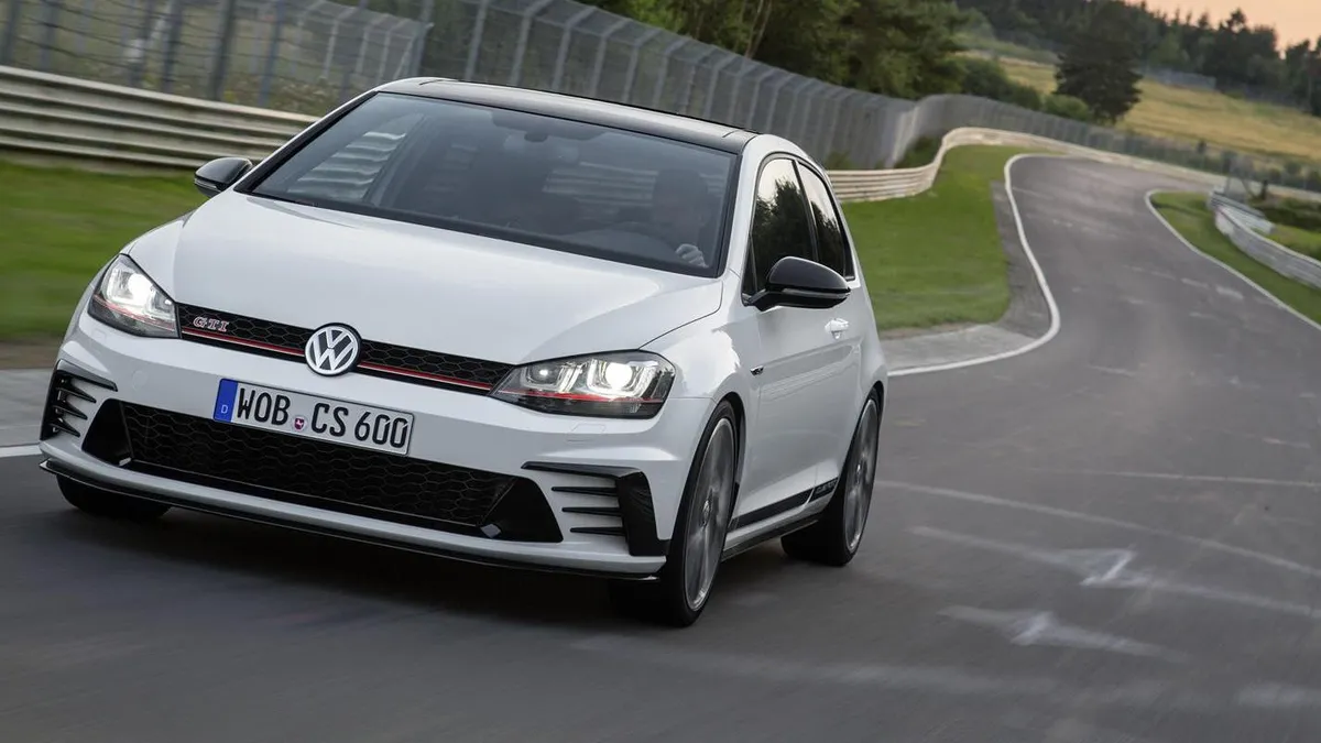 Sosem volt még ilyen erős a Golf GTI - ORIGO