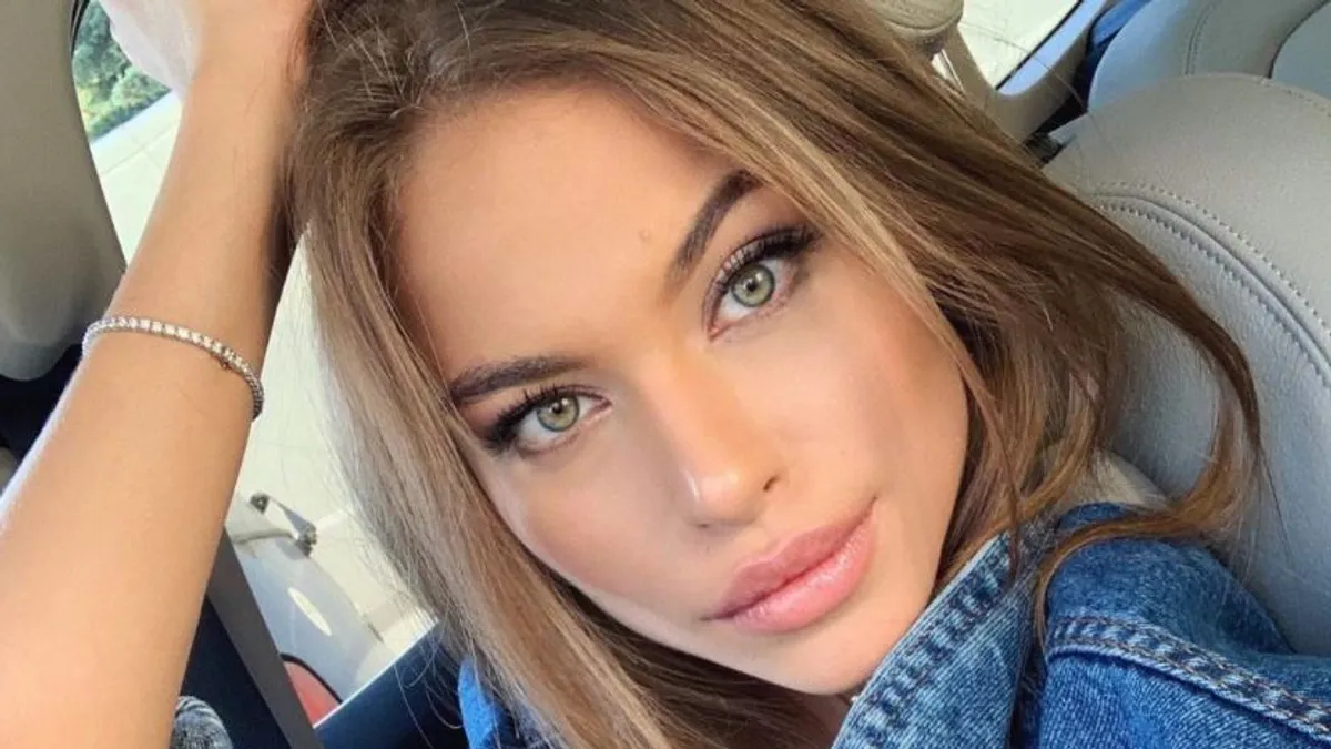 Apró bikiniben fotózgatta magát a Miss Universe Hungary győztese ...