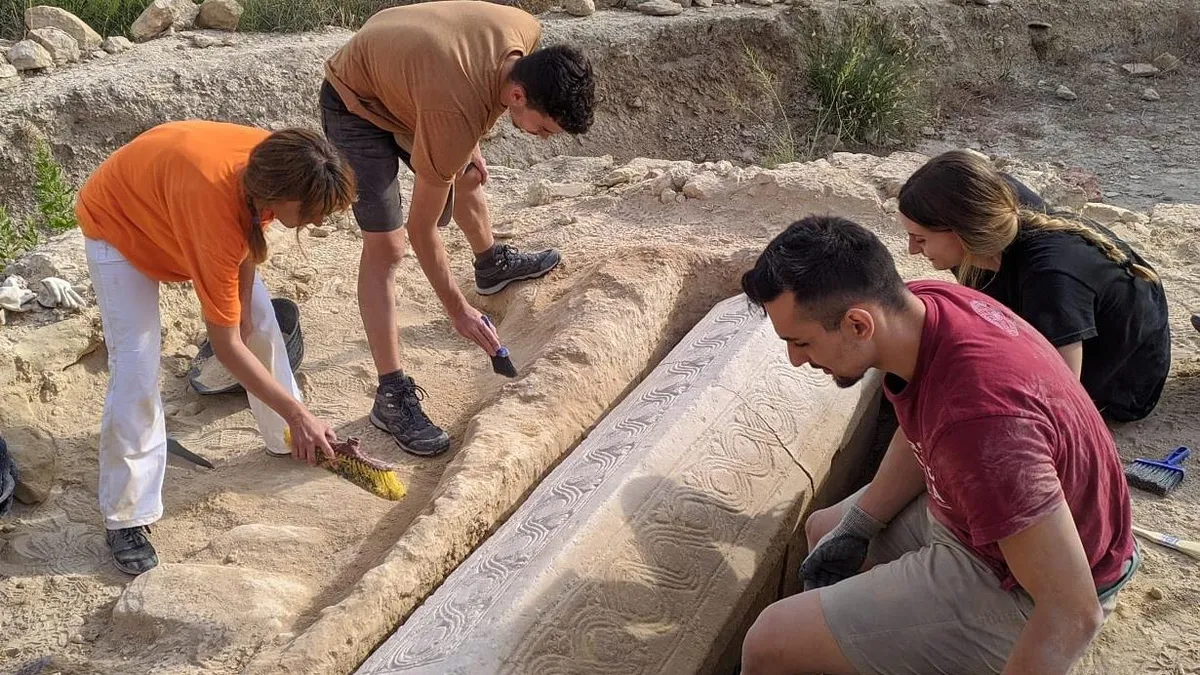 Vízigót kori szarkofág bújt meg a római nekropoliszban - ORIGO